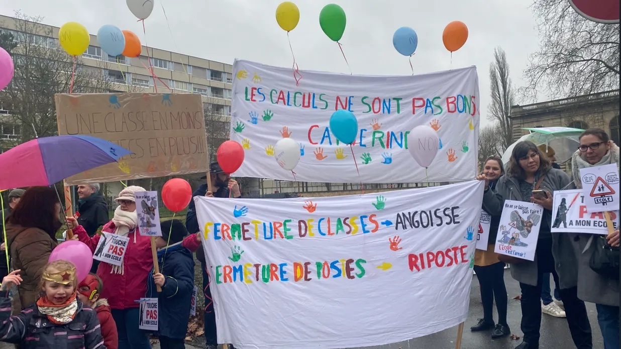Fermeture De Classes Les Enseignants Et Les Parents S Inquiètent