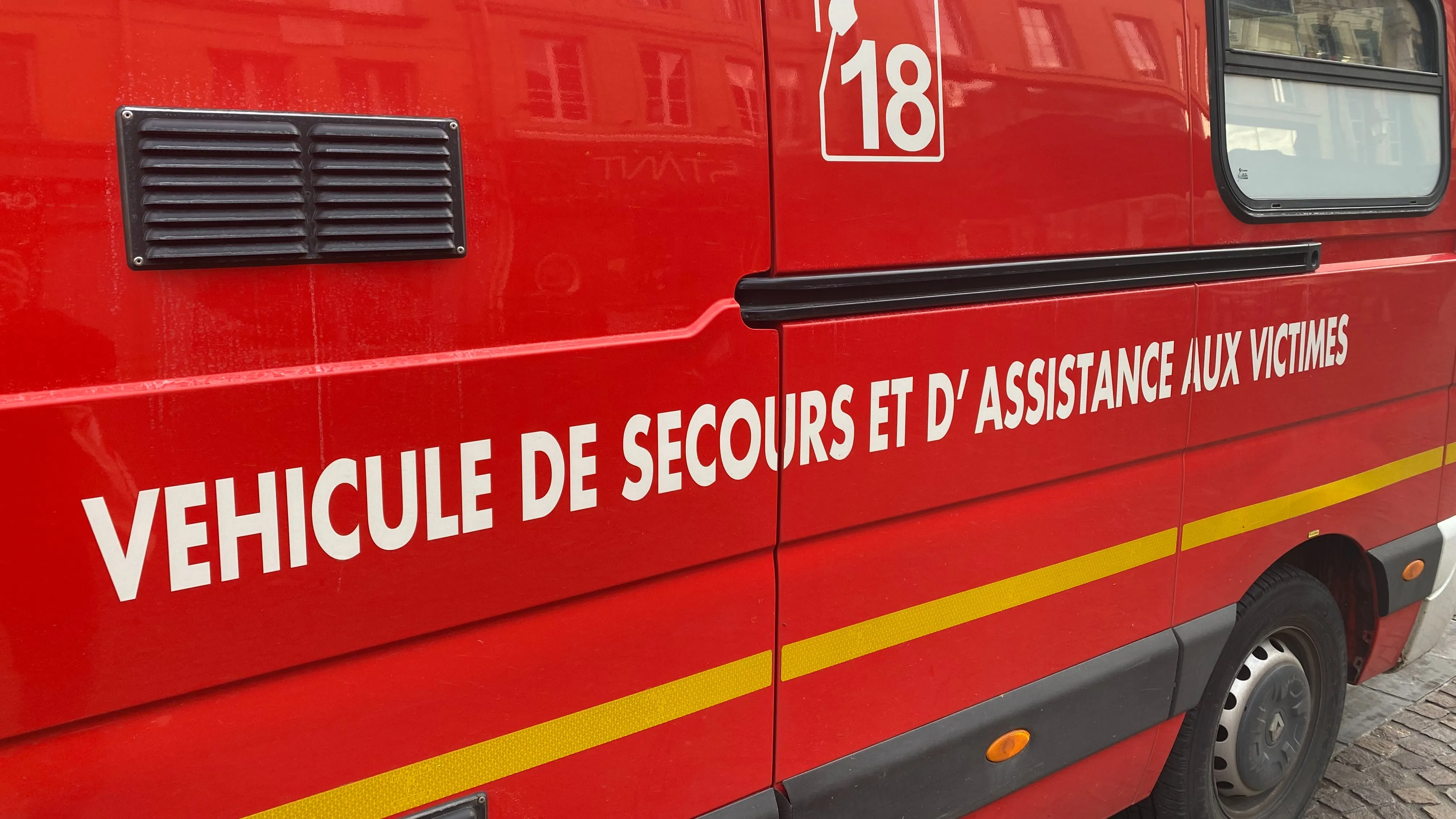 Accident : une femme bloquée dans son véhicule