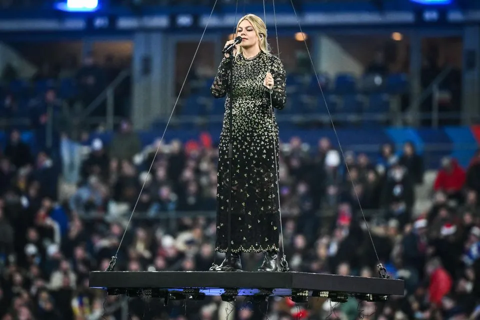 Eurovision 2025 : Louane dévoile "Maman", un hommage bouleversant à sa mère