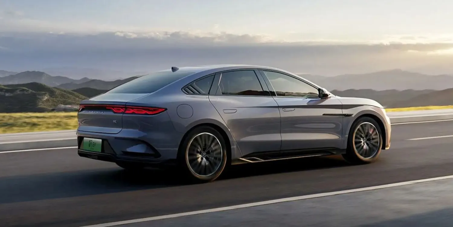 Révolution électrique : les nouveaux véhicules BYD se rechargent en 5 min