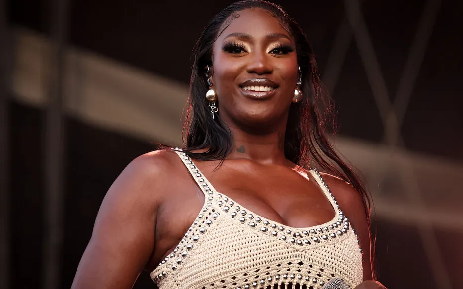 Aya Nakamura nouveau membre du jury de Nouvelle École, elle se fait détruire sur Twitter