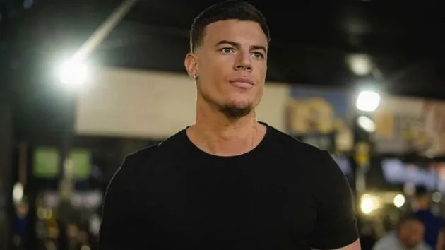 Ad Laurent face à des accusations graves, une ancienne vidéo soulève ...