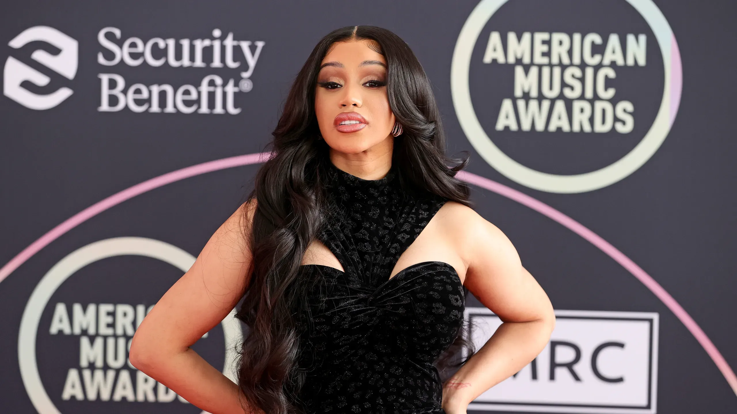 Cardi B se confie sur ses pensées suicidaires