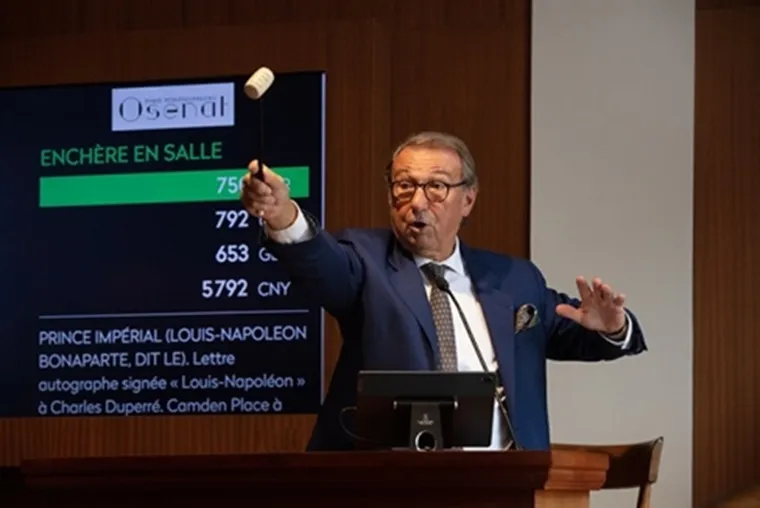 Découvrez l’ambiance d’une vente aux enchères
