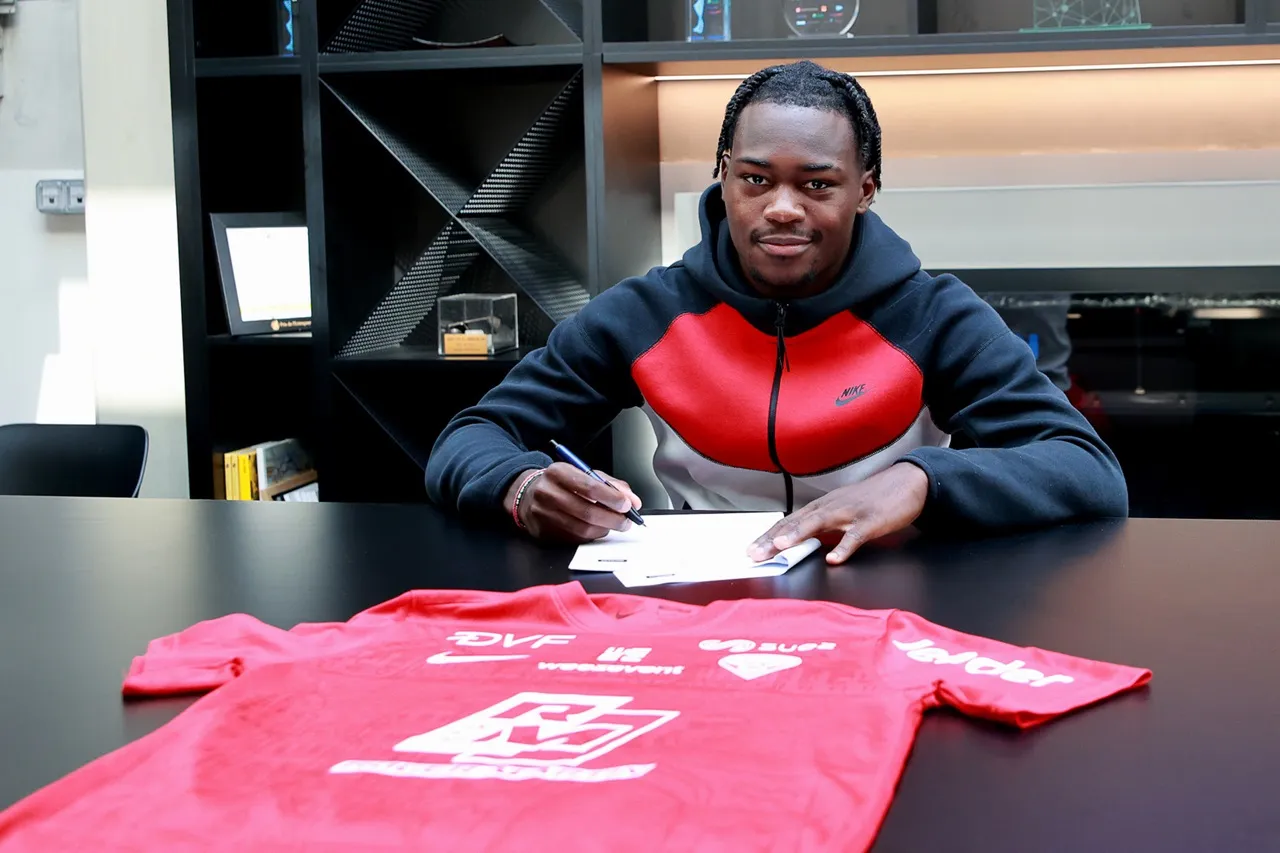 Un attaquant franco-congolais débarque au DFCO