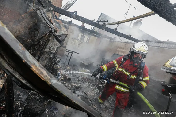 EVASION - Un appartement partiellement détruit par un incendie à ...