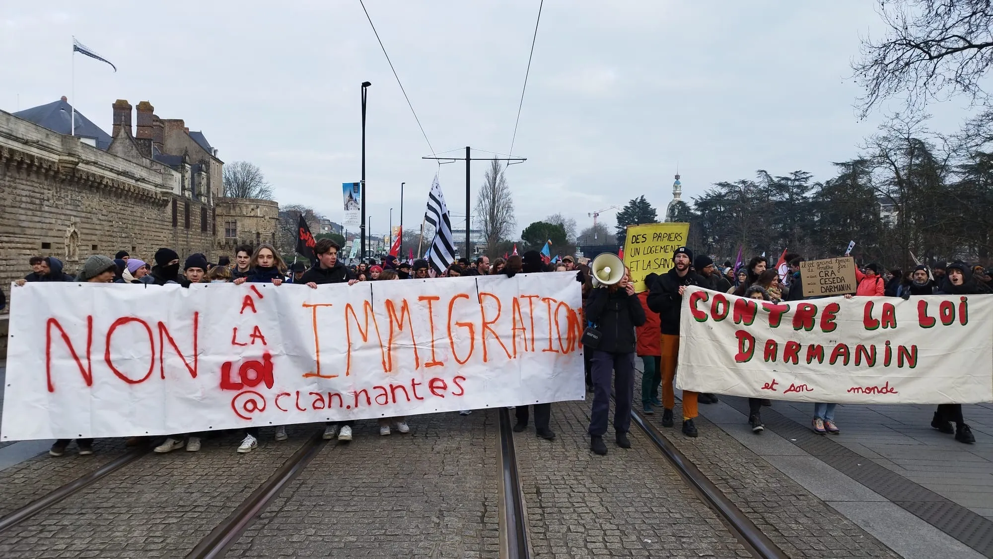 Loi Immigration : des milliers de manifestants contre le texte dimanche ...