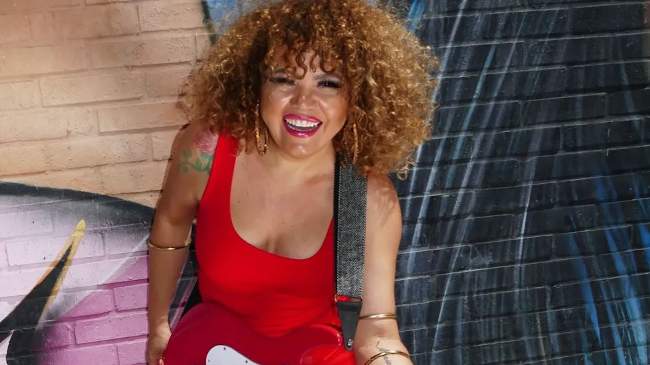 Anna Torres en concert à Paris Plages. - LATINA