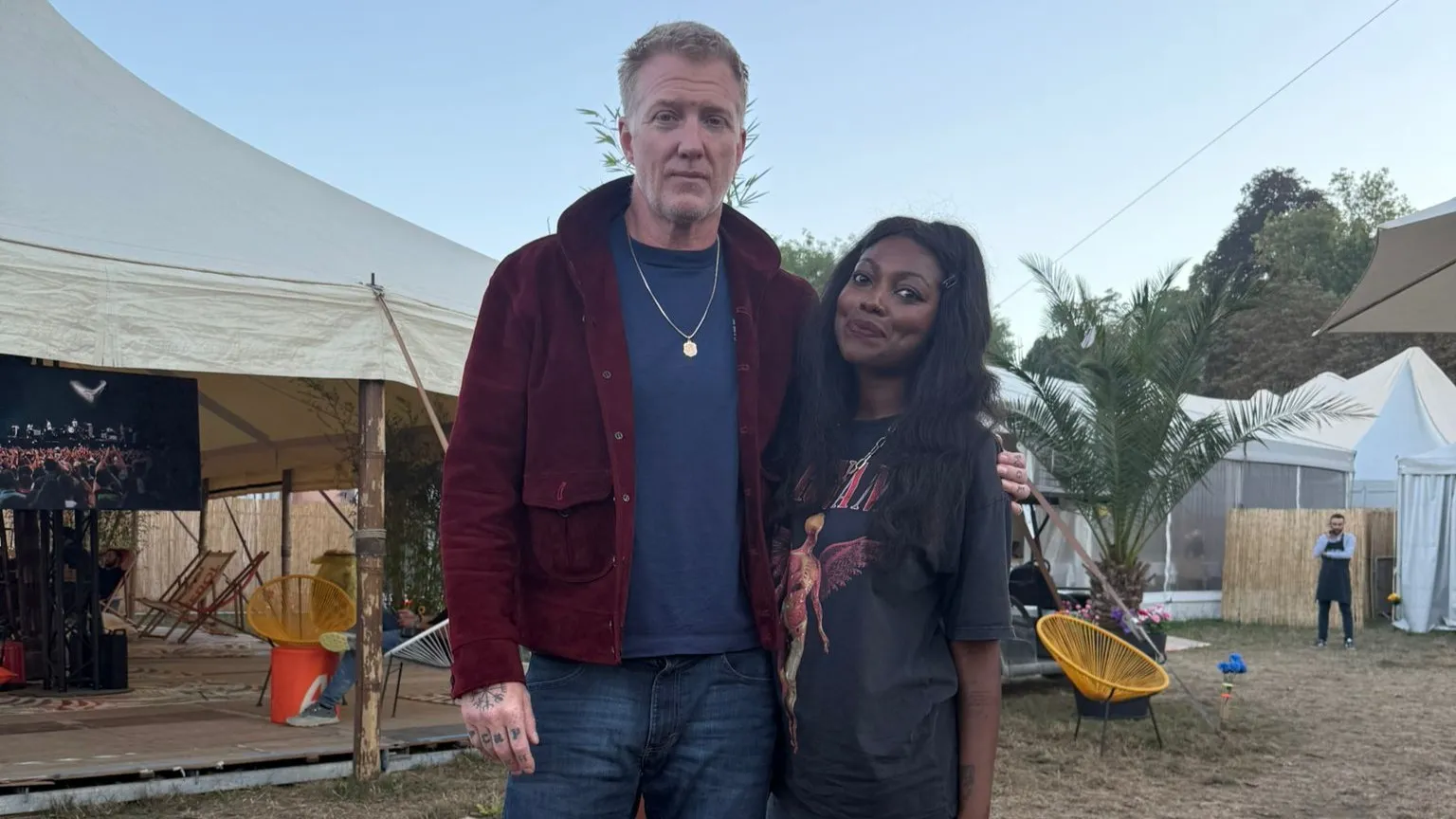 Réécoutez l’interview de JOSH HOMME ! - OUI FM
