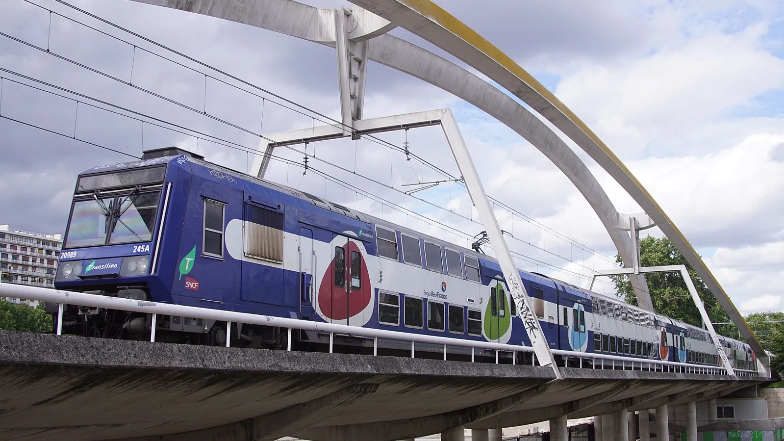 Le RER C en partie à l'arrêt après une rupture de caténaire