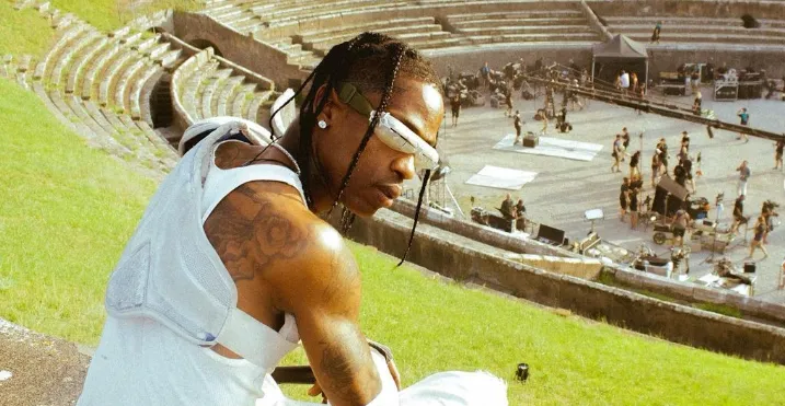 "Les monuments ne sont pas des stades" : le concert de Travis Scott au ...