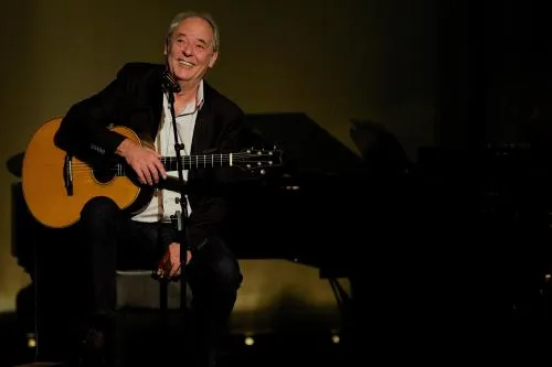 Actu- Maxime Le Forestier : il chante Brassens sur scène -RDL