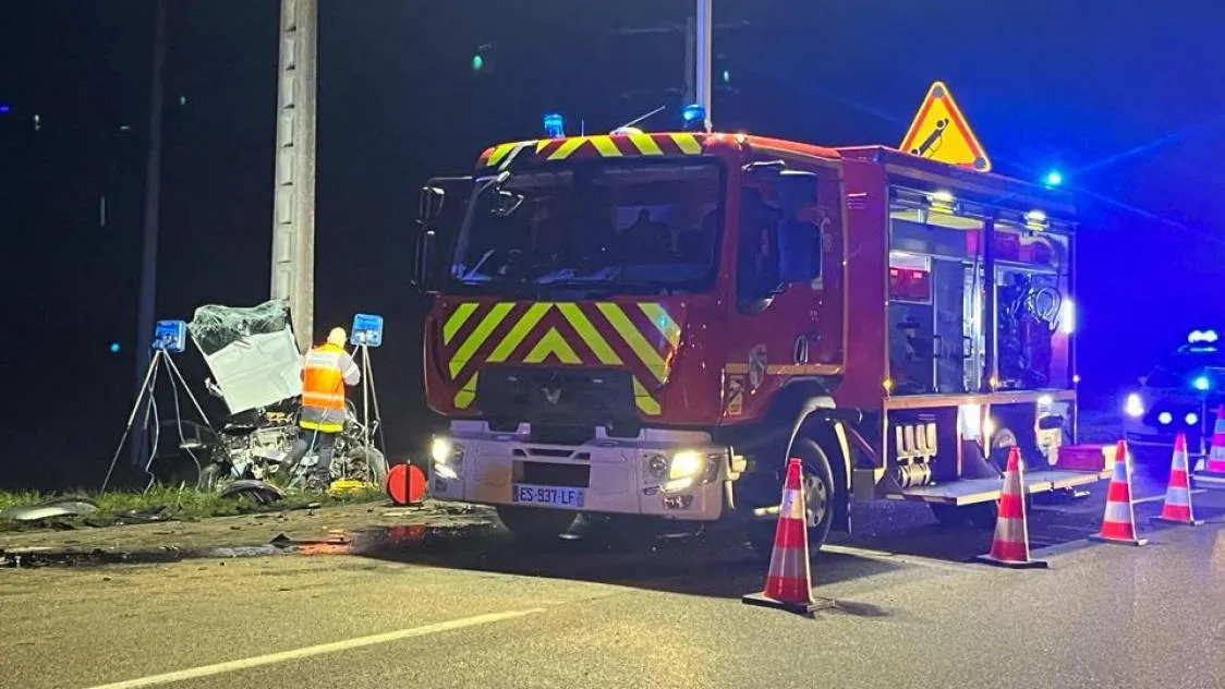 Actus - Champagne FM - Deux blessés dont un grave dans une collision frontale