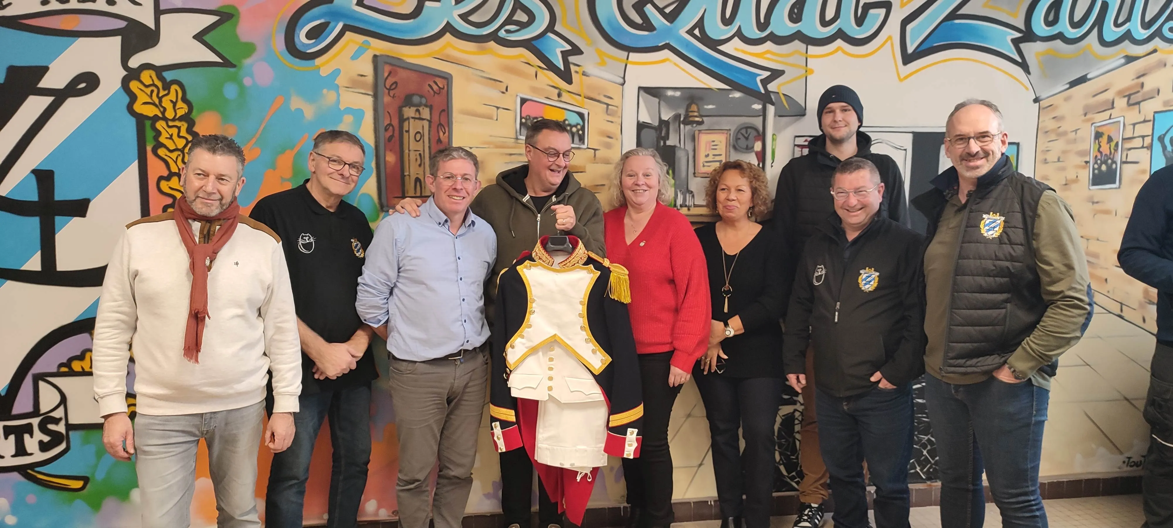 L'association des Quat'Z'Arts a offert un nouveau costume à Cô Boon'tch