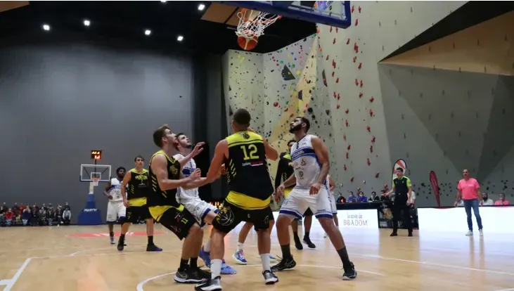 Basketball. Un départ et une arrivée de poids pour l'US Laval Basket