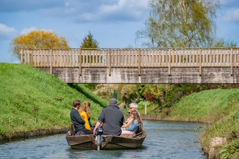 METROPOLYS : Idée de balade sur l'eau...En bacôve