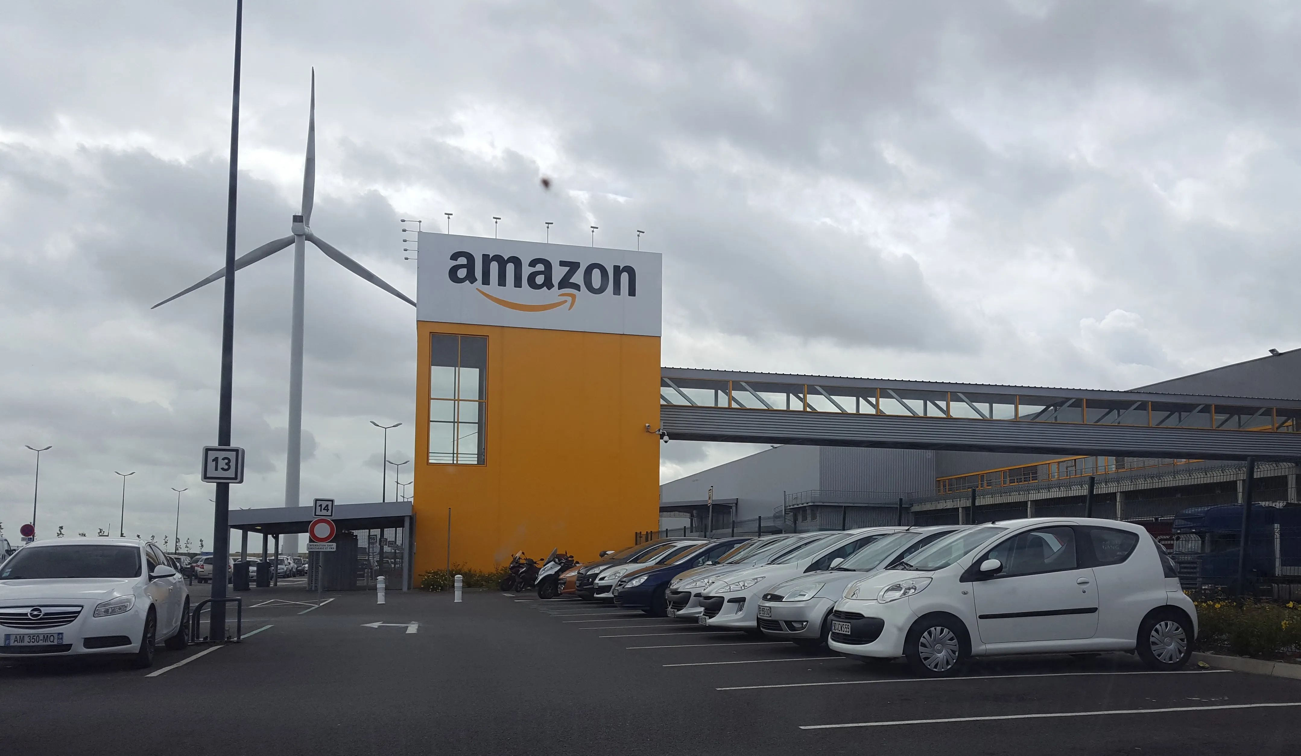 METROPOLYS : Amazon va recruter d'ici la fin d'année dans la région