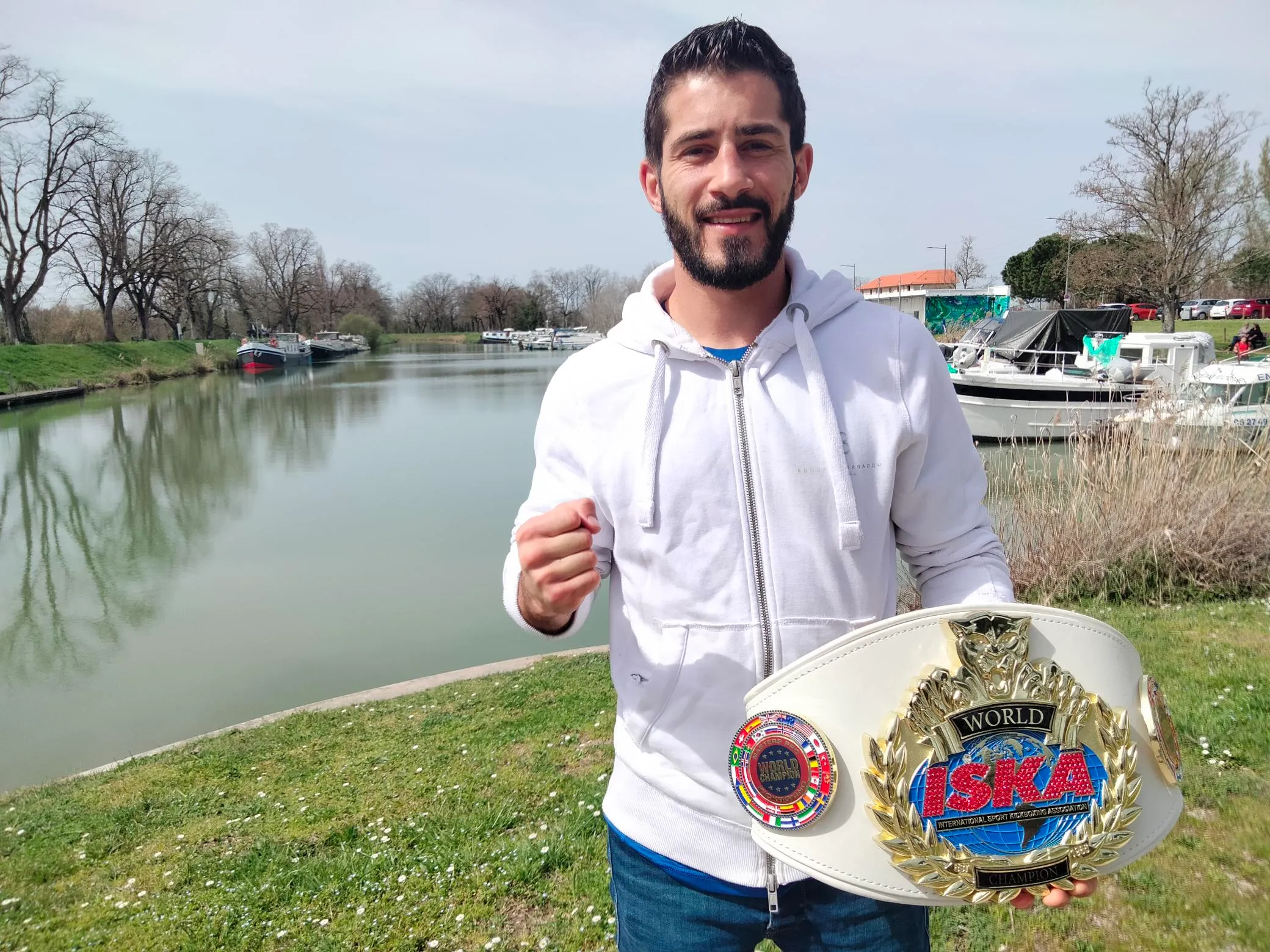 TOTEM - Edouard Bernadou champion du monde de kickboxing pour la 8e fois