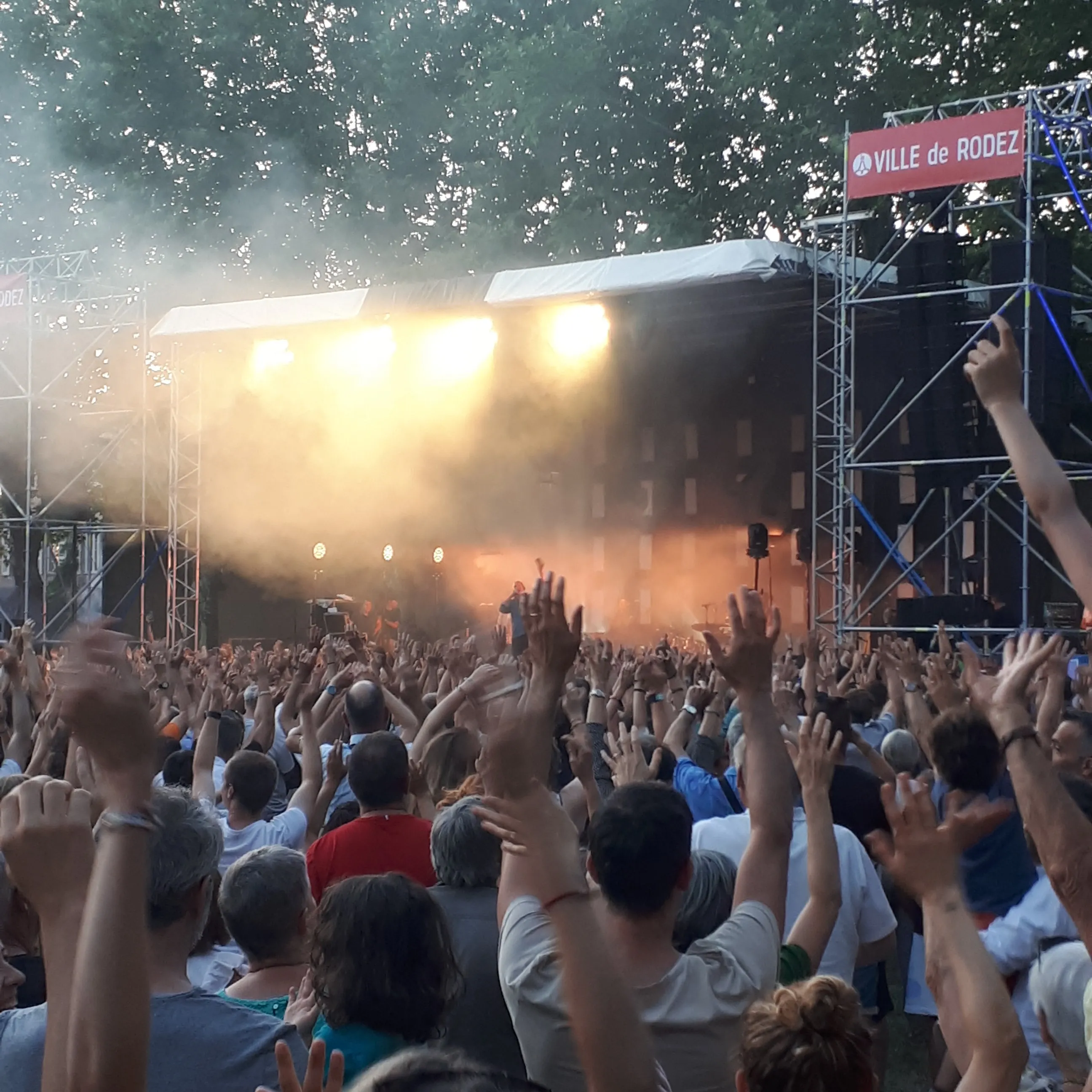 TOTEM - Soprano se met à l'occitan pour chanter à Rodez