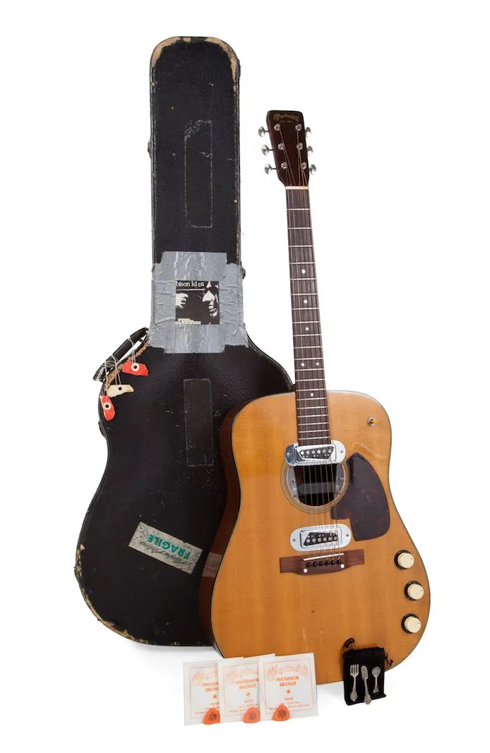 Actus - Champagne FM - La guitare de Kurt Cobain pour “Unplugged” aux ...