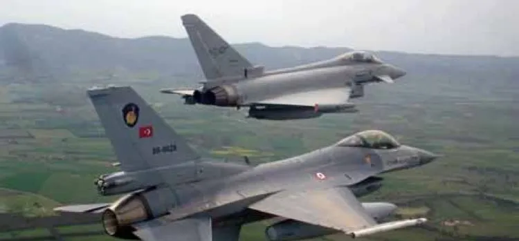 L'actualité régionale - Radio Contact - VIDÉO - Un F16 Turc survole de peu un groupe de personnes