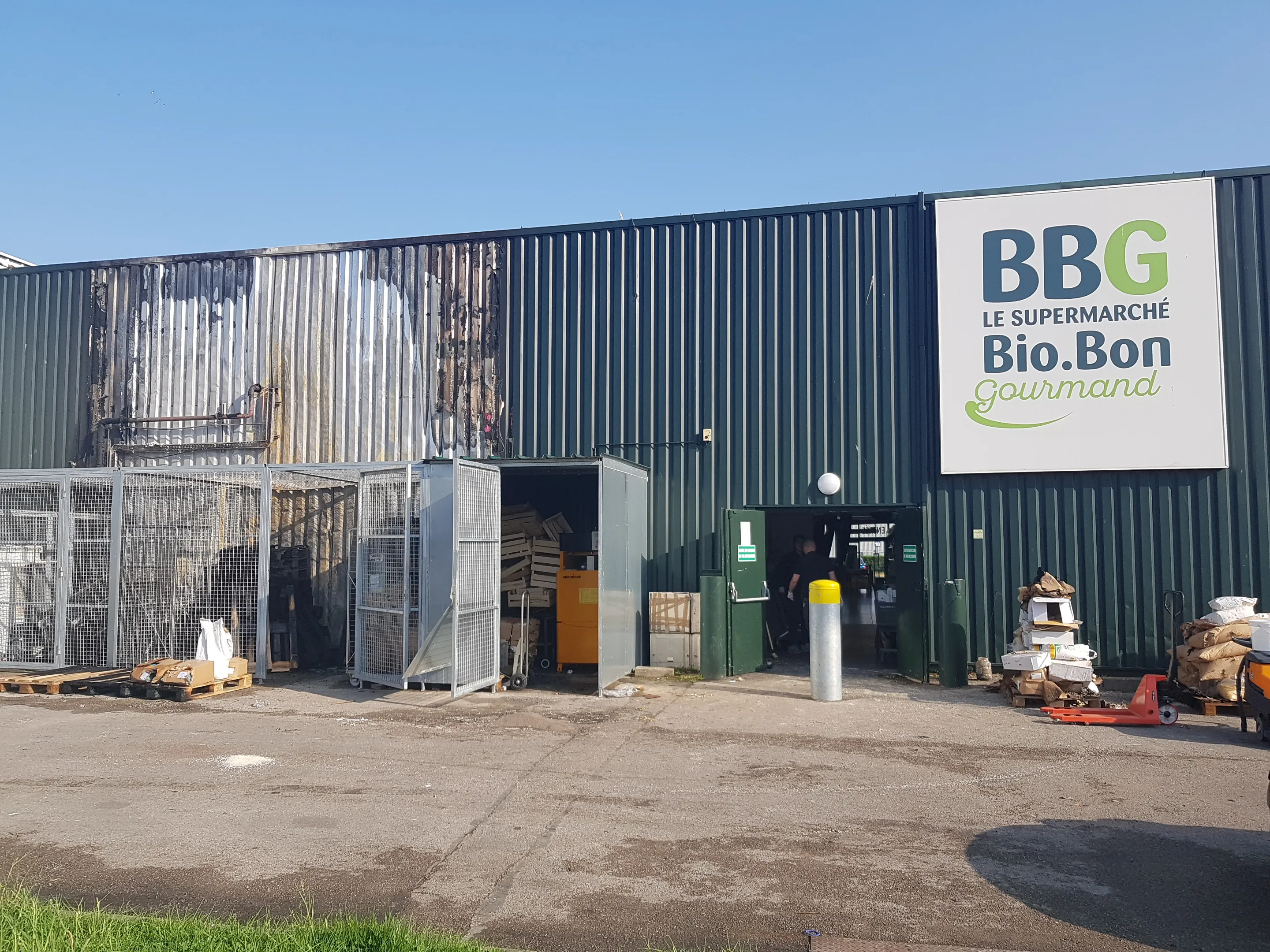 Un incendie détruit les stocks du magasin BBG