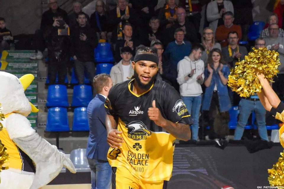 Une victoire et un départ au SOMB