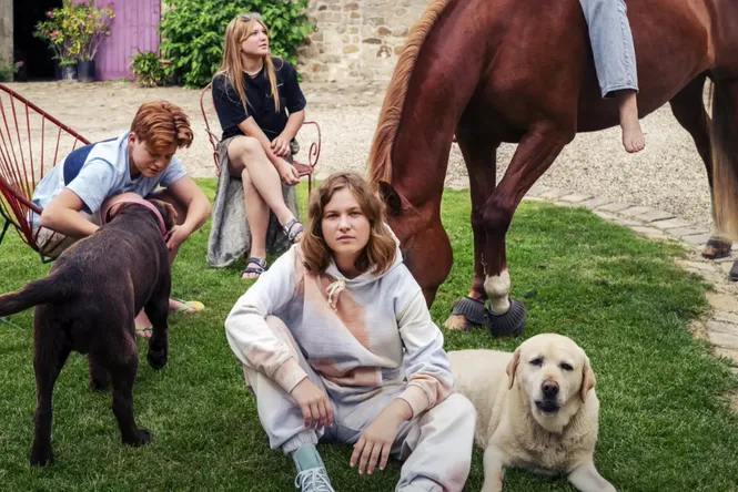 Le son tout neuf d'Emma Peters "traverser"