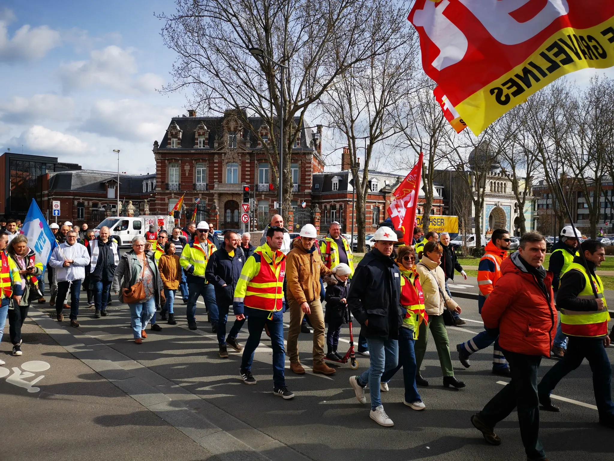 Le Gouvernement Annonce Quil Va Utiliser Le 49 3 Pour Faire Passer Sa