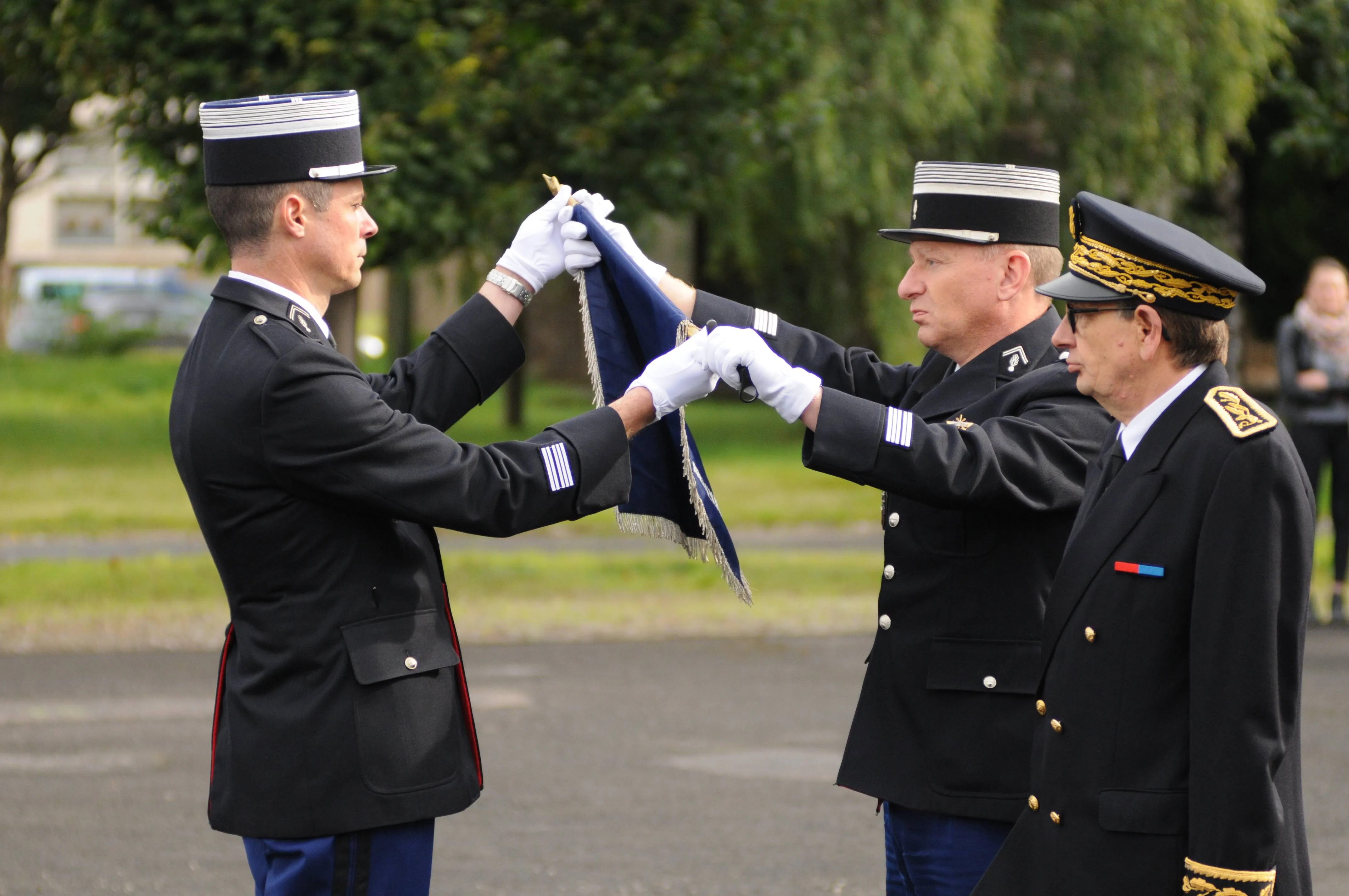 Prise de commandement officielle du nouveau colonel de la gendarmerie ...