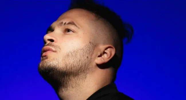 Jul dévoile le titre ainsi que la pochette de son prochain album (Photos)