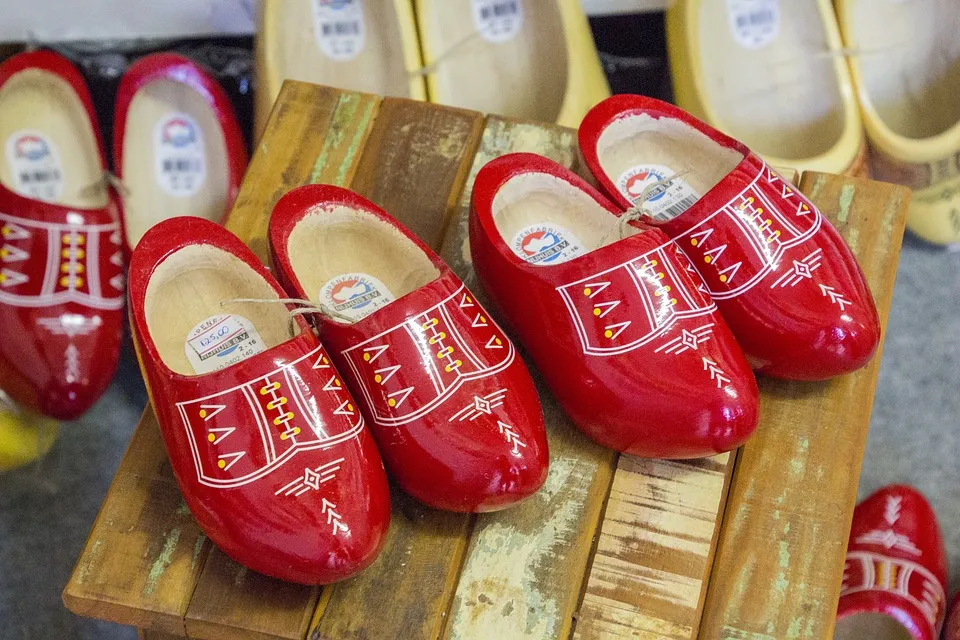 Les sabots, la nouvelle tendance à adopter cet automne ! - VIBRATION