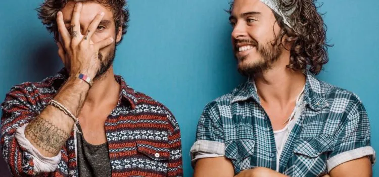 Découvrez le nouveau single des Fréro Delavega - VOLTAGE