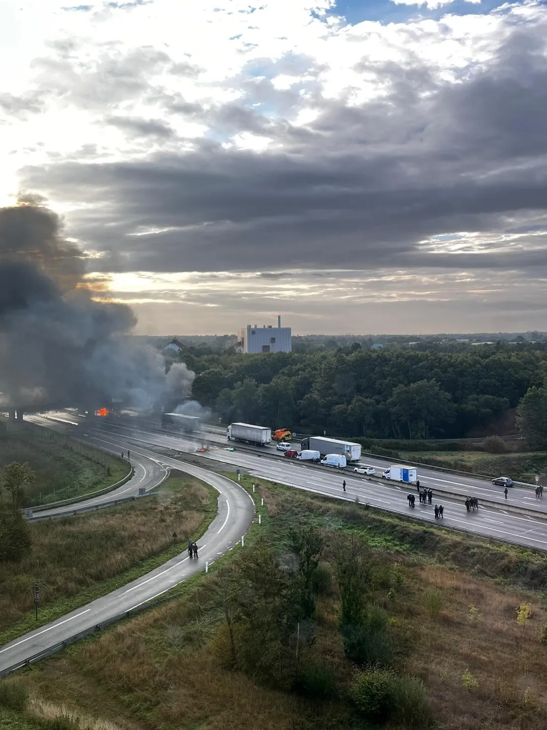 Bus incendié, blocage de la rocade, interpellations : le bilan du 10 ...