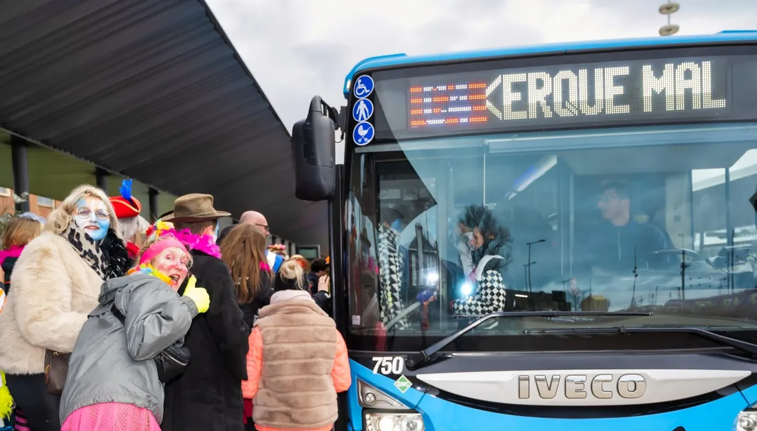 91 000 voyageurs le jour de la bande de la Citadelle : DK'Bus bat un ...