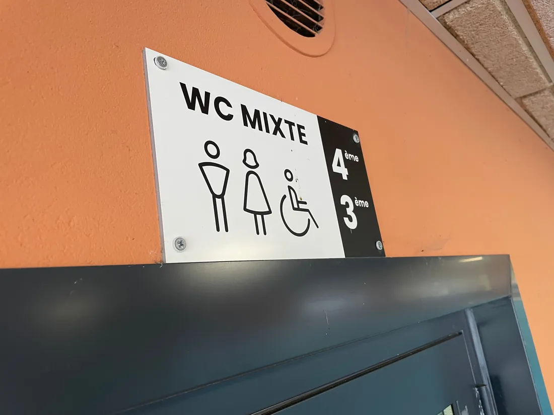 Dans ces collèges sarthois, les toilettes sont mixtes