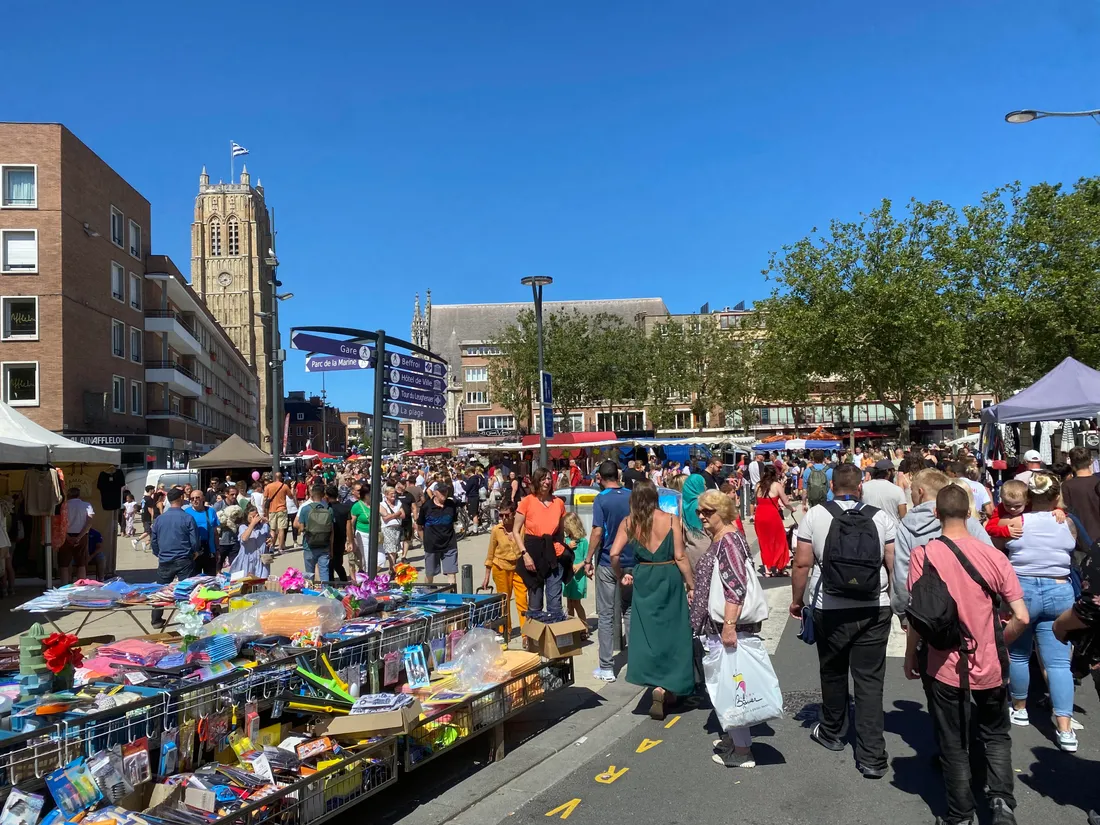 Du monde, beaucoup de monde à la braderie de Dunkerque