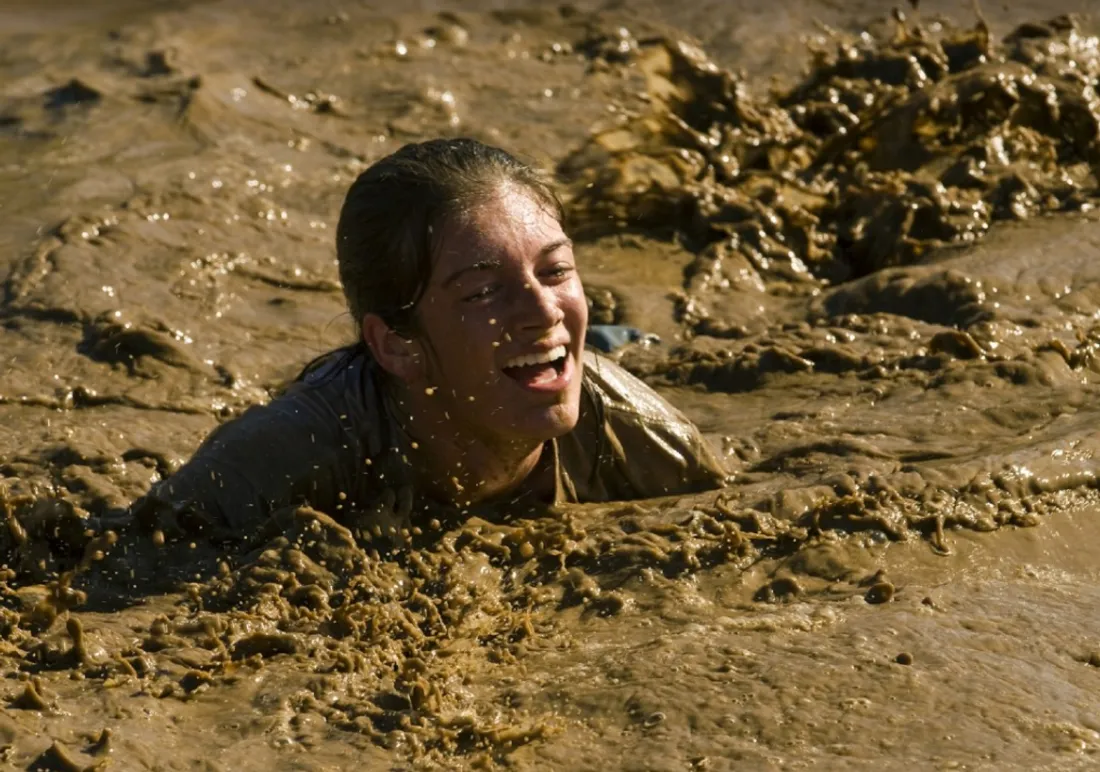 METROPOLYS : Une course féminine dans la boue pour la bonne cause à Lille