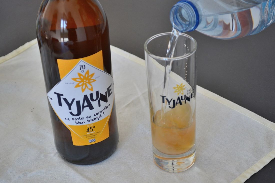 Le Ty Jaune : un pastis 100% breton - HIT WEST