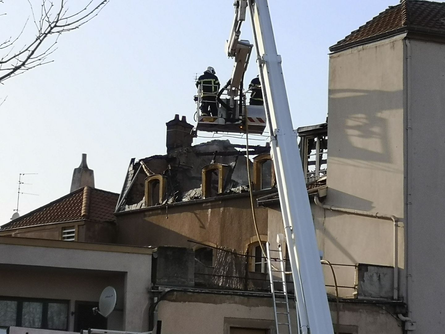 Incendie à Metz: des flammes visibles depuis le centre-ville