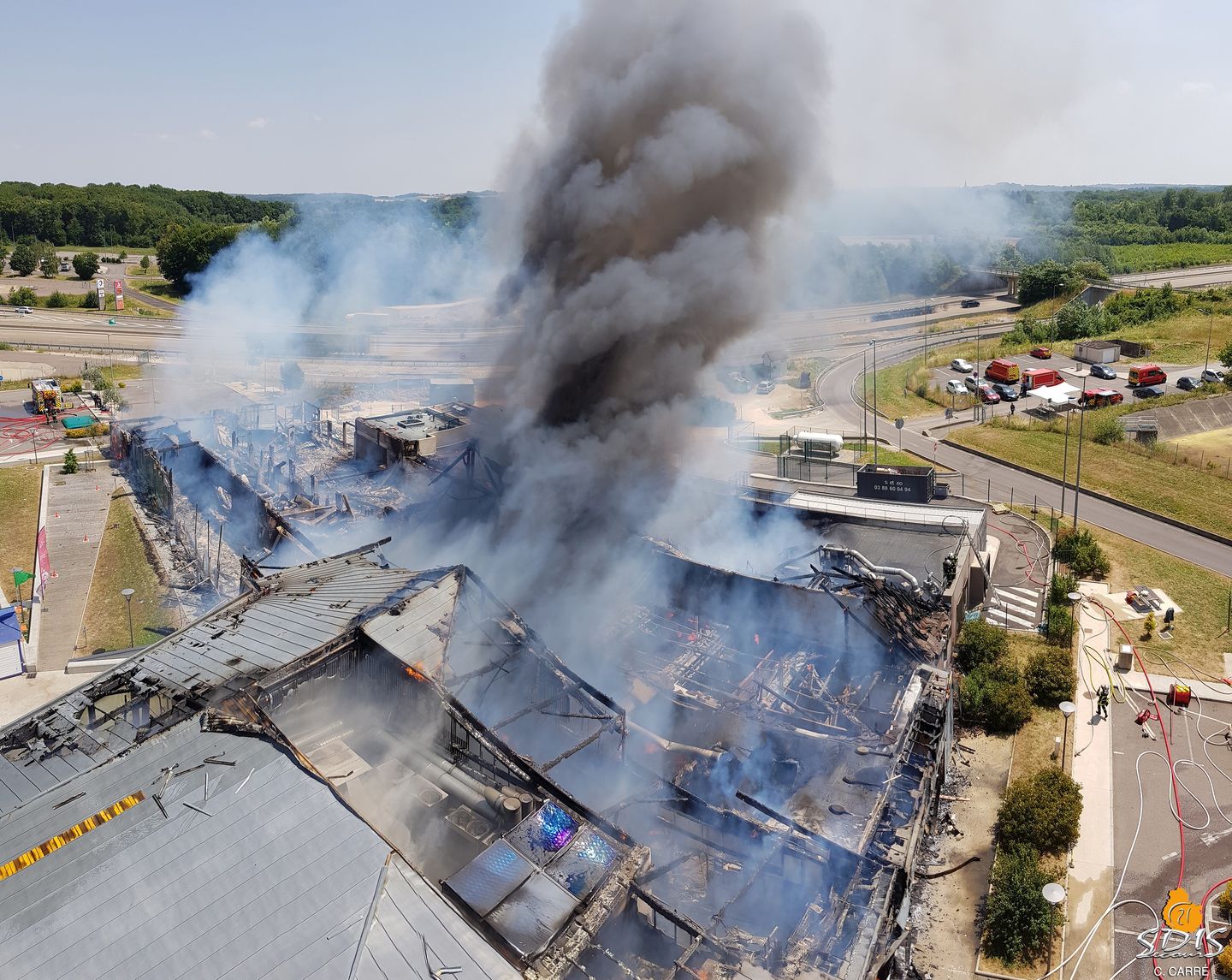 Les images de l’incendie de l’aire d’autoroute Dijon Brognon