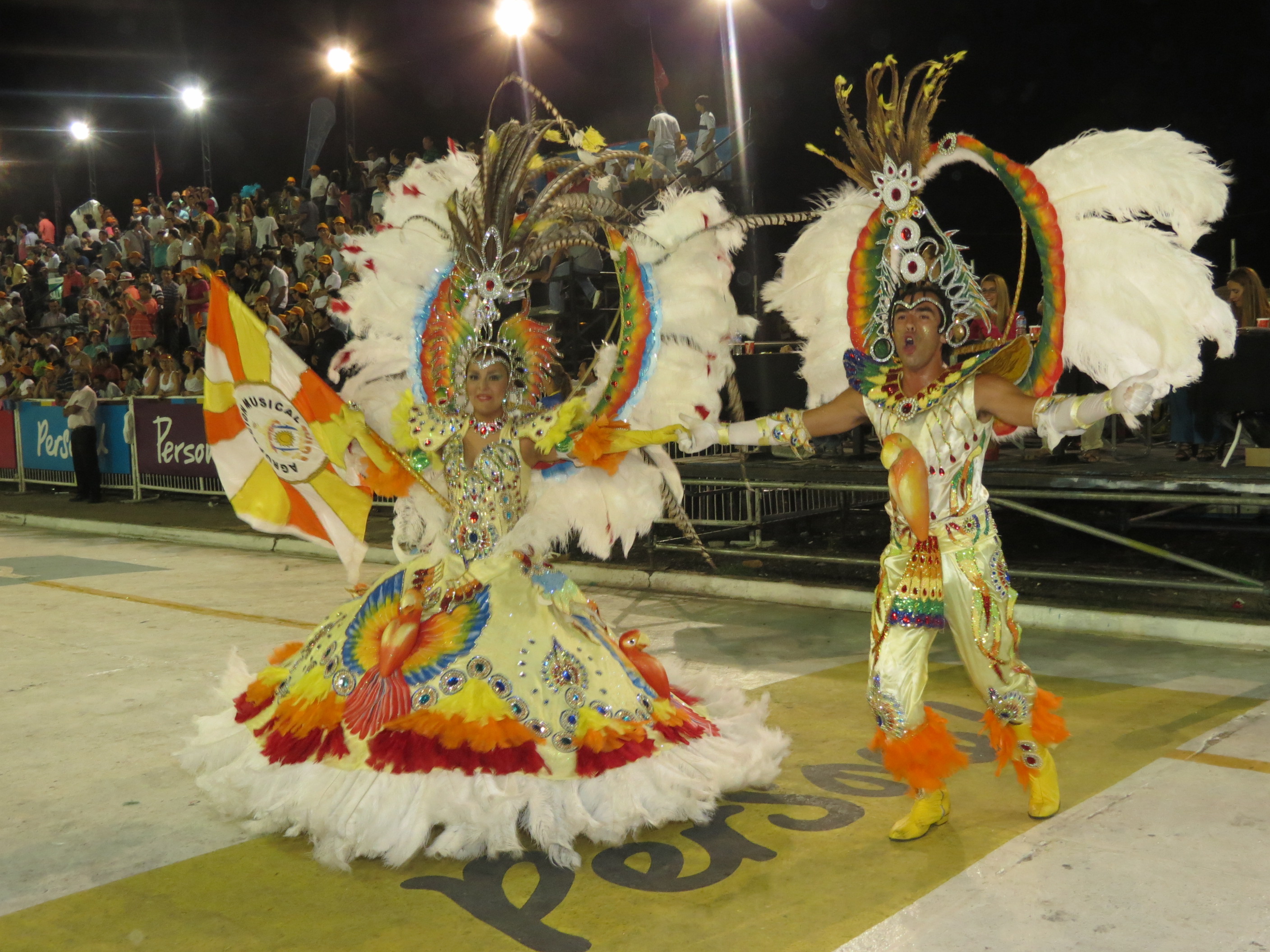 Argentine : ouverture du carnaval de Corrientes (vidéo)
